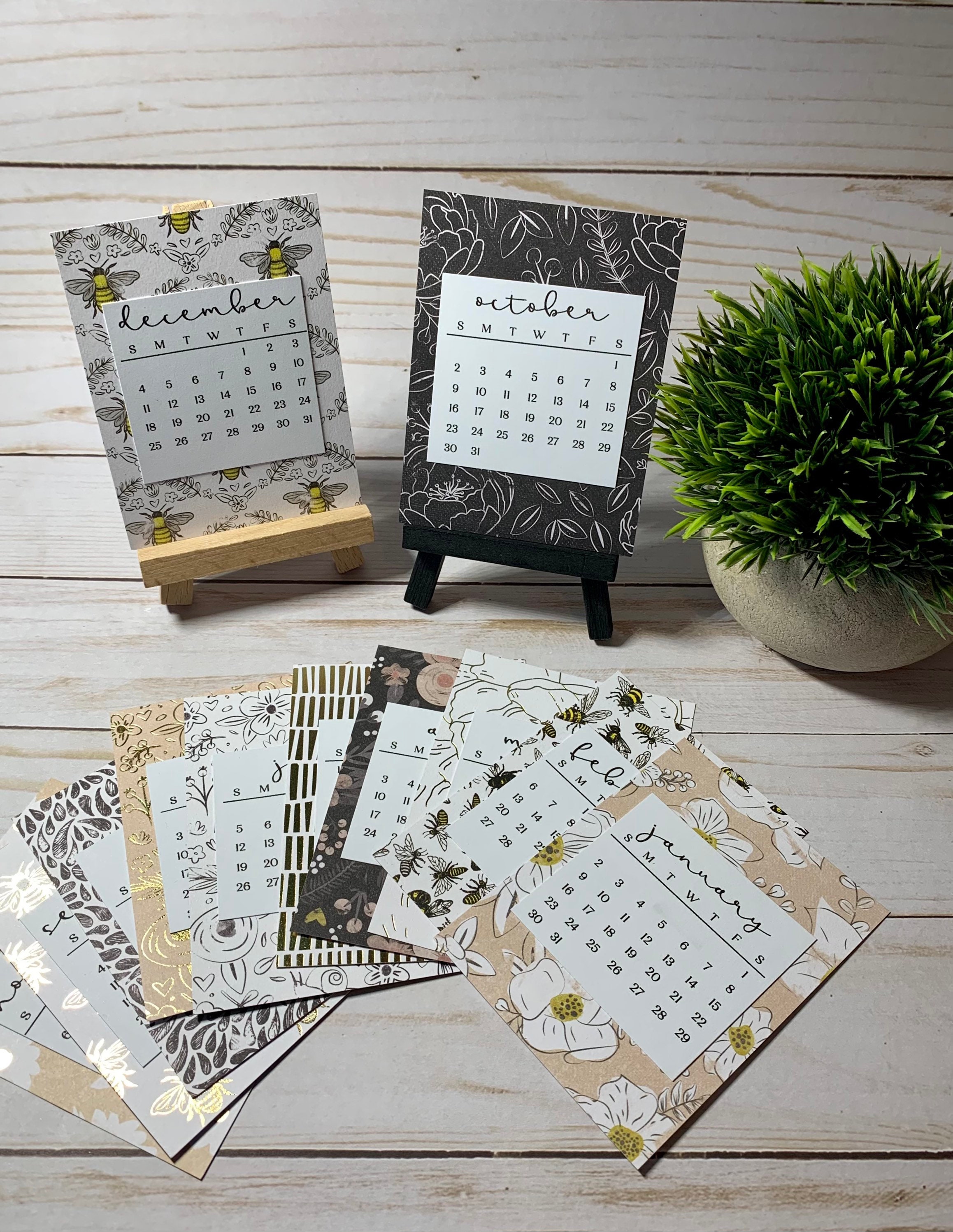 2026 MINI Calendar With Stand, Desk Calendar, Bumblebee Calendar ...