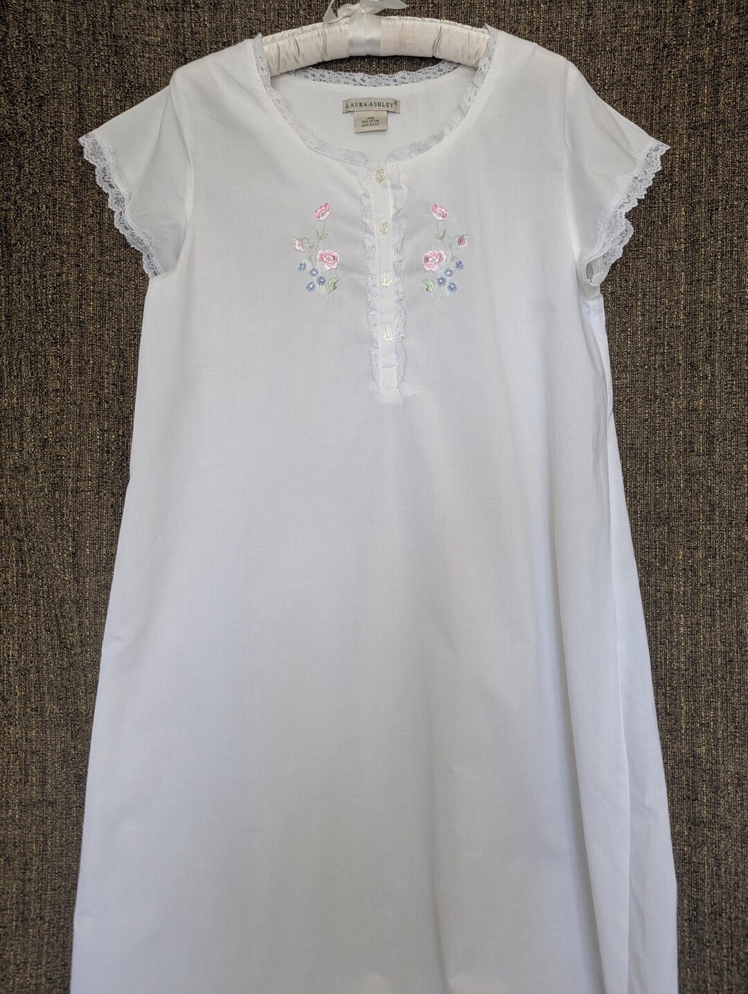Laura Ashley Vtg Long Nightgown Lace Trim Embroidered Flowers Large Cap ...