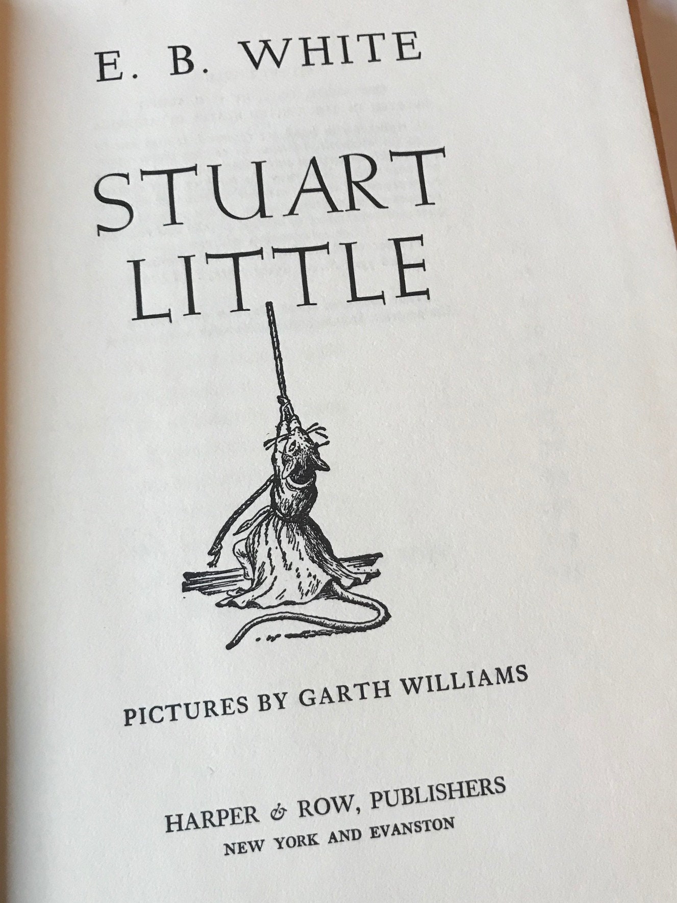Stuart Little by E. B. White, Illustrated by Garth Williams - Etsy