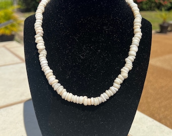 Hawaiian Puka Shell Necklace With a Half Cowrie Pendant - Etsy