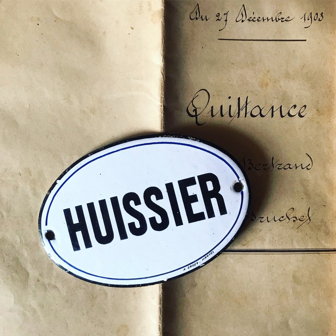 Former Bulging Plate Enamelled With huissier Craft. 1920/1930. Ancient ...