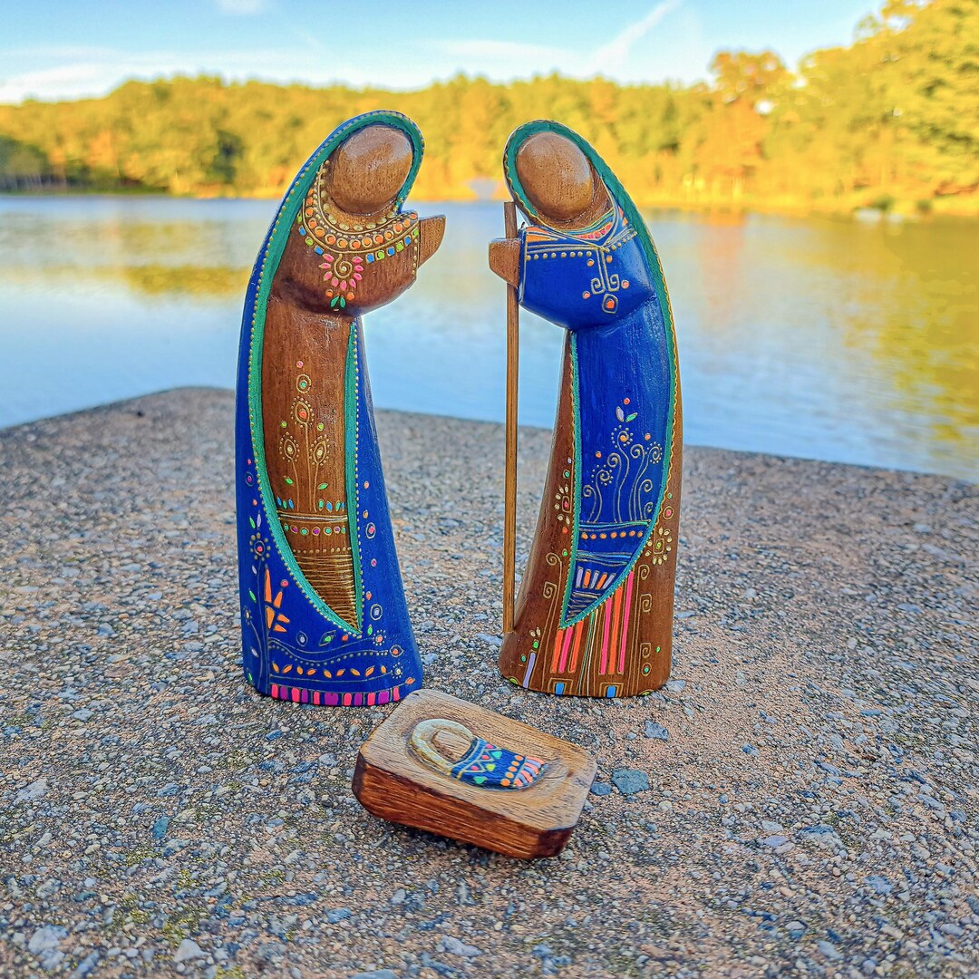 Modern Cedar Wood Nativity Set: Elegant 3-piece Holy Family | Colorful Wooden Nativity | Latin ...