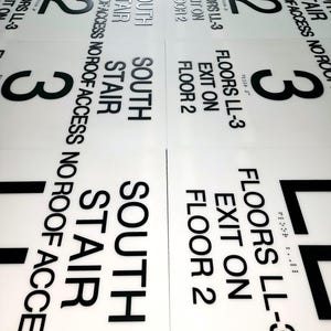 Stairwell Floor Number Signs. ADA and IFC Compliant Stairwell Signs ...