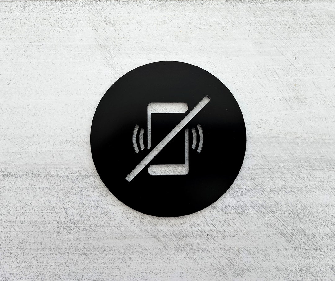 Cell Phone Use Not Allowed Sign. No Cell Phone Use Signs. No Cellphone ...