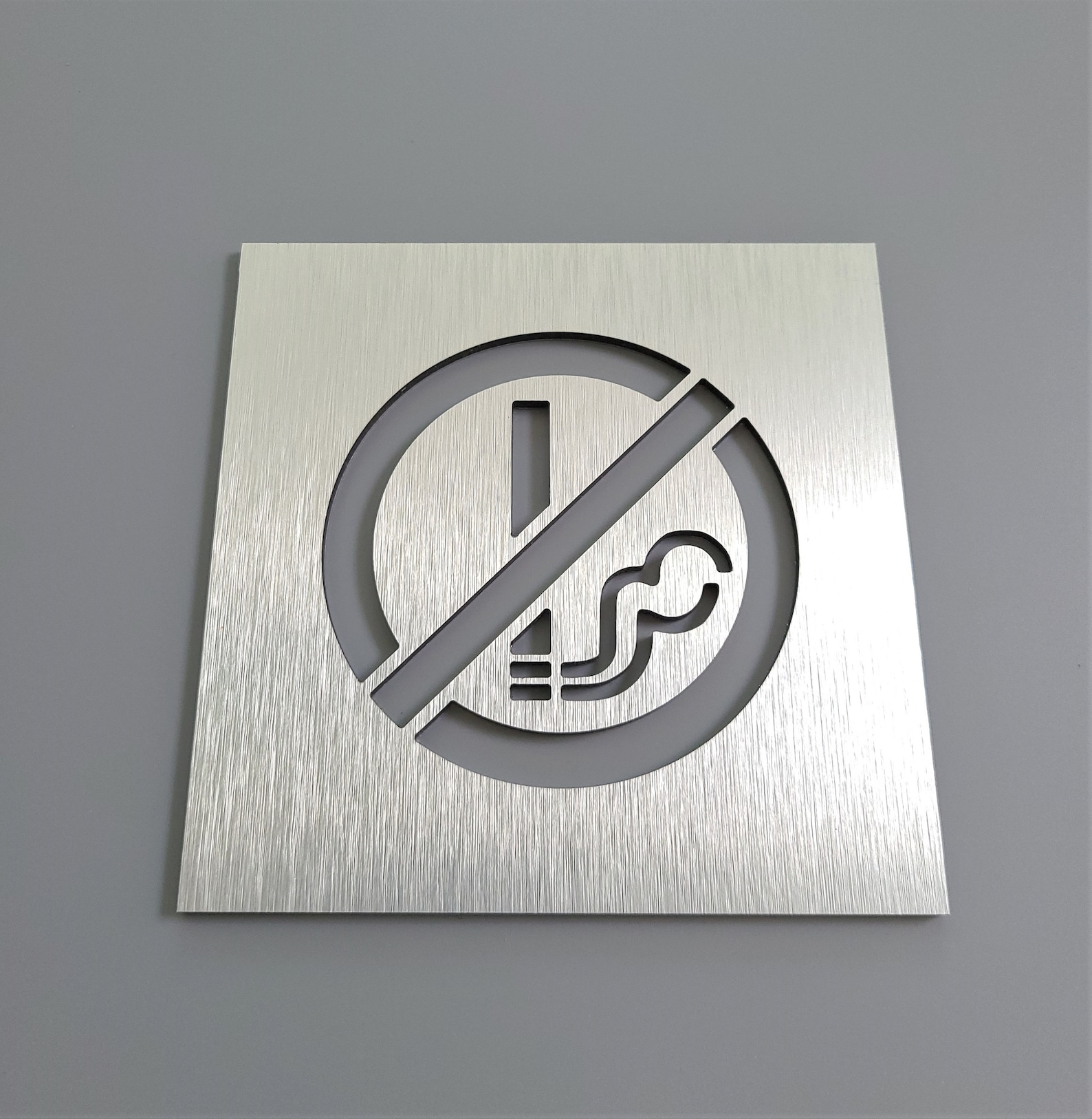 Panneau de symbole non fumeur pour les entreprises. Signalisation non ...