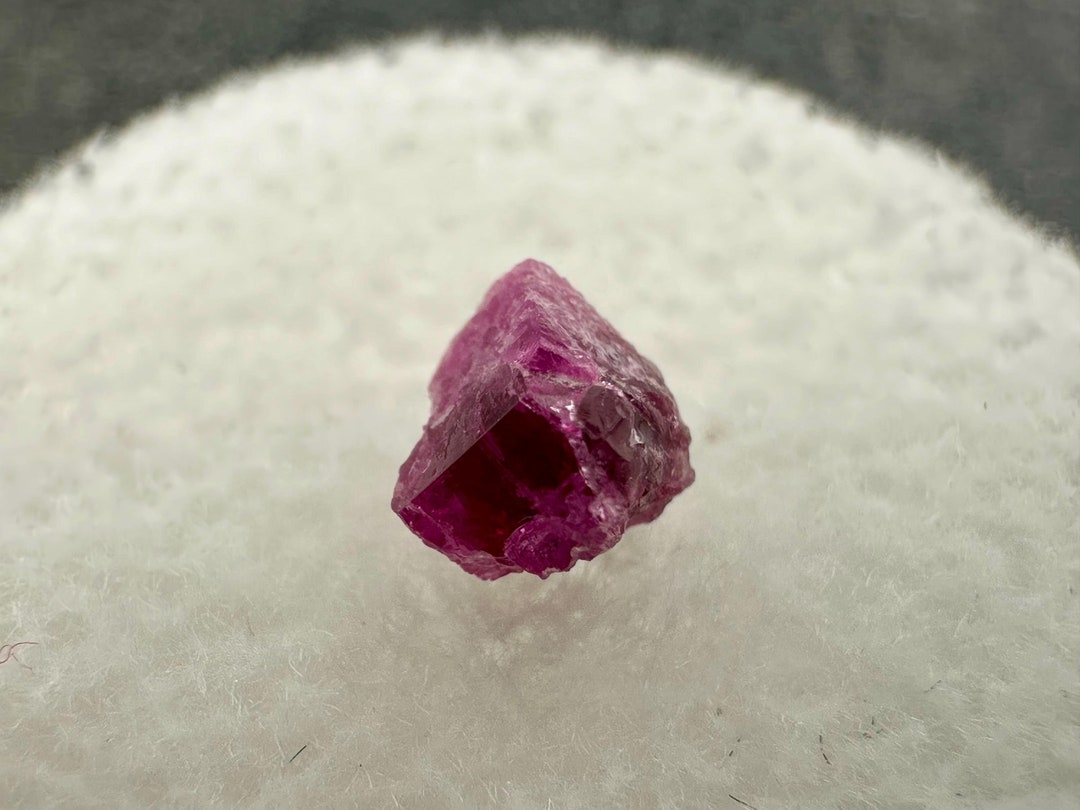0.45ct Red Beryl bixbite / Red Emerald Specimen - Etsy