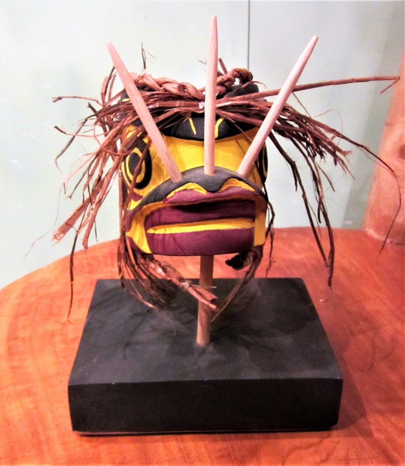 Small George Bee Totem - Any information | Antiques Board