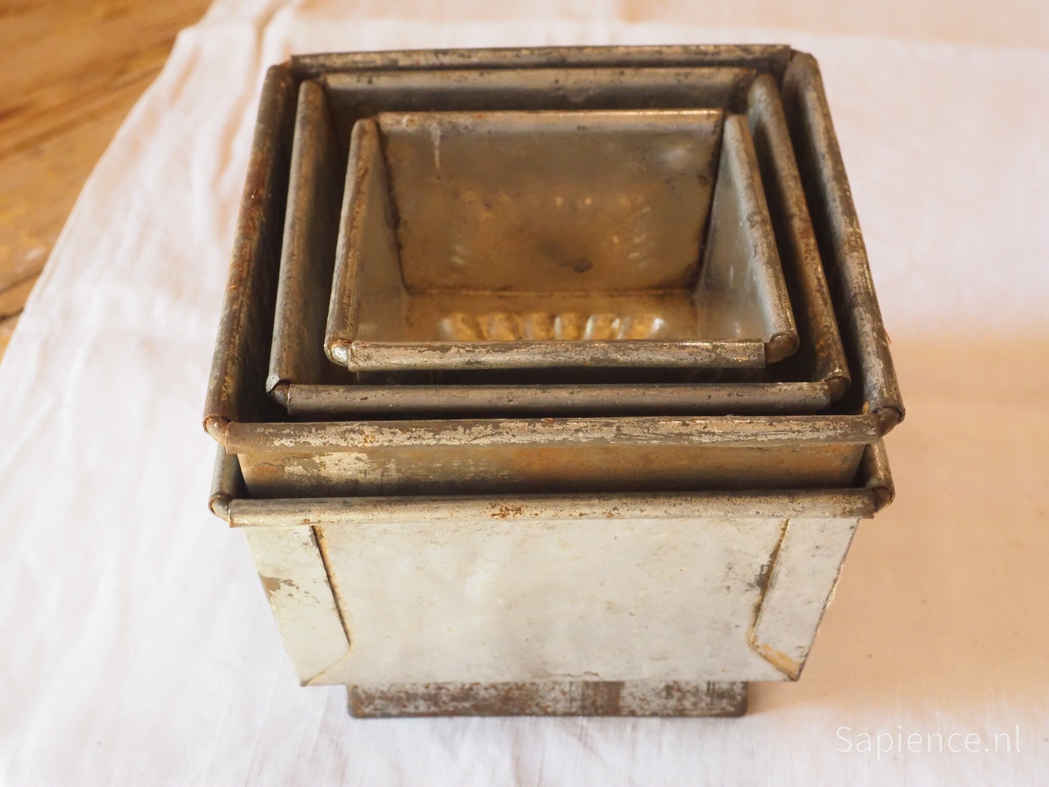 Cute Set of 4 Metal Baking Molds, Antique French Tartlett Tins, Metal ...