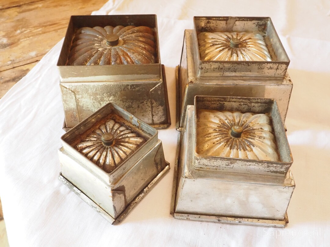 Cute Set of 4 Metal Baking Molds, Antique French Tartlett Tins, Metal ...