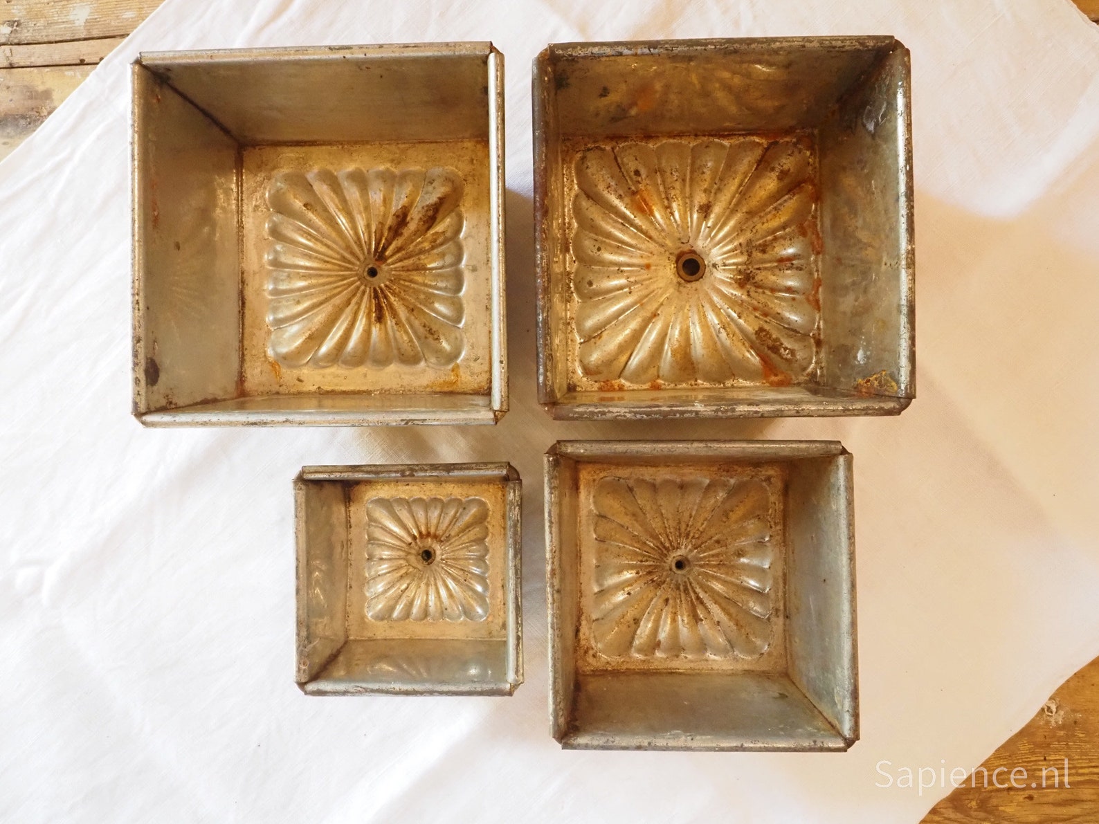 Cute Set of 4 Metal Baking Molds, Antique French Tartlett Tins, Metal ...