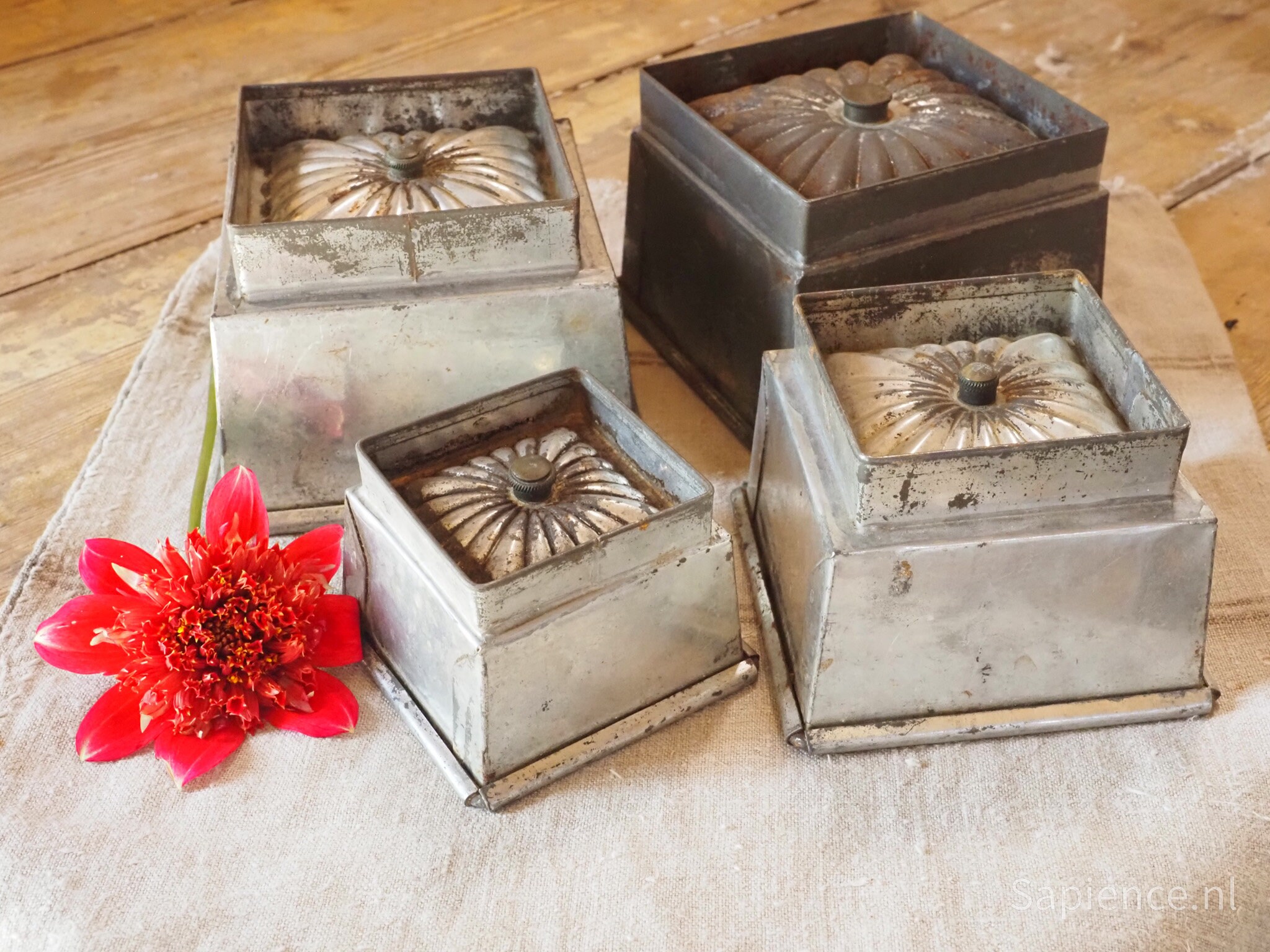 Cute Set of 4 Metal Baking Molds, Antique French Tartlett Tins, Metal ...