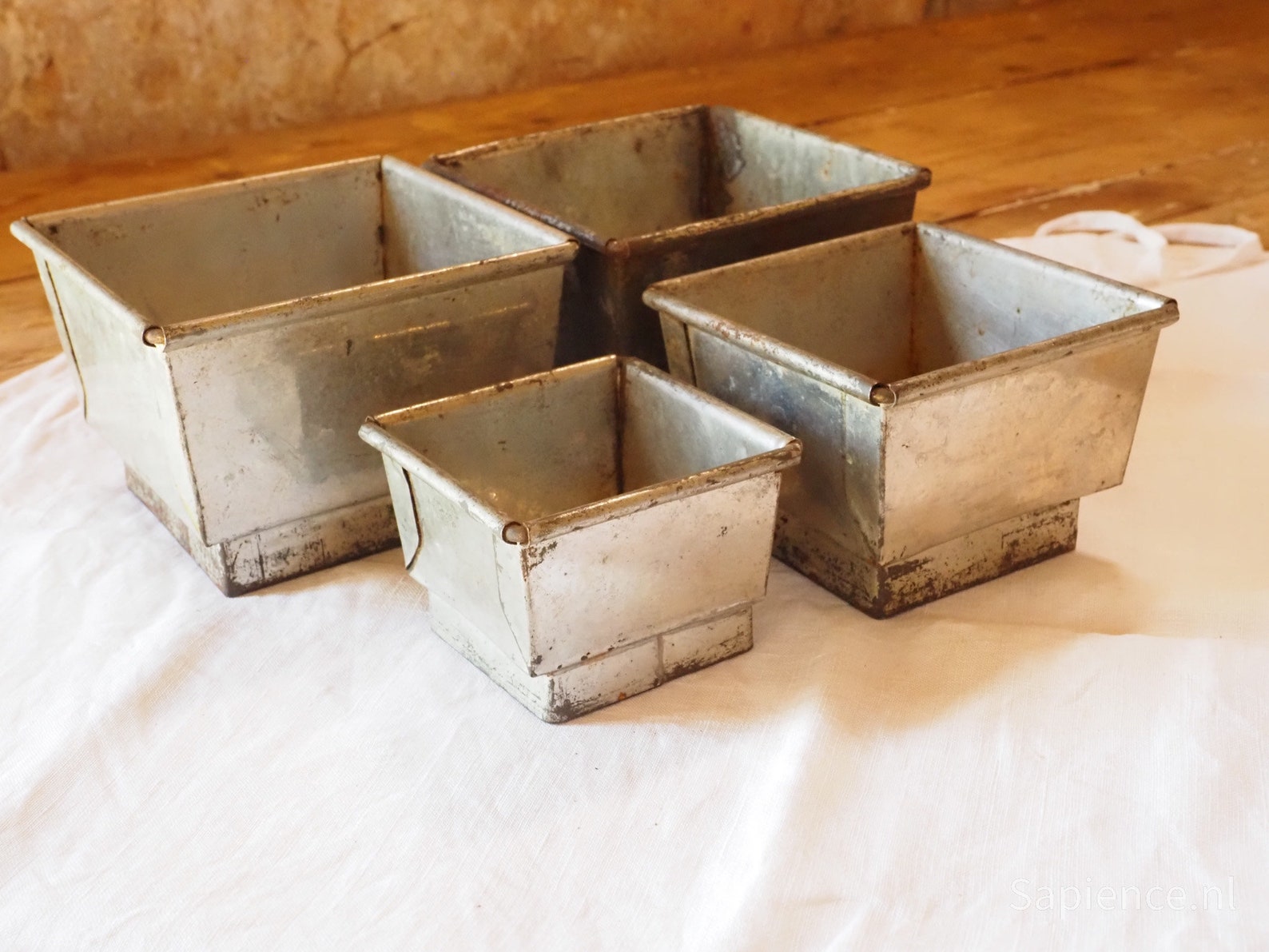 Cute Set of 4 Metal Baking Molds, Antique French Tartlett Tins, Metal ...