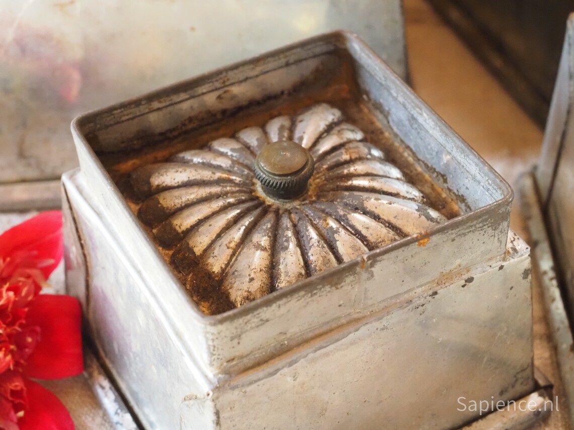 Cute Set of 4 Metal Baking Molds, Antique French Tartlett Tins, Metal ...