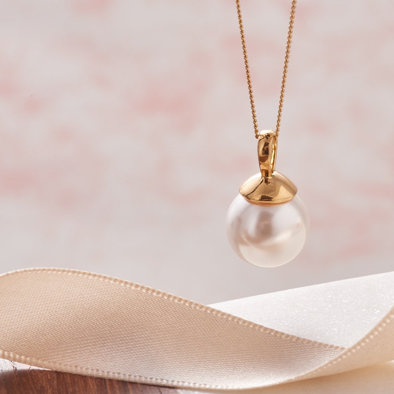 White Single Pearl Pendant Necklace and Chain in Gold Vermeil - Etsy