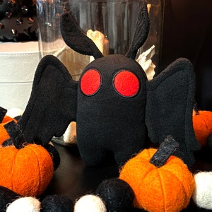 Mo - the Mothman Plush Toy - Etsy