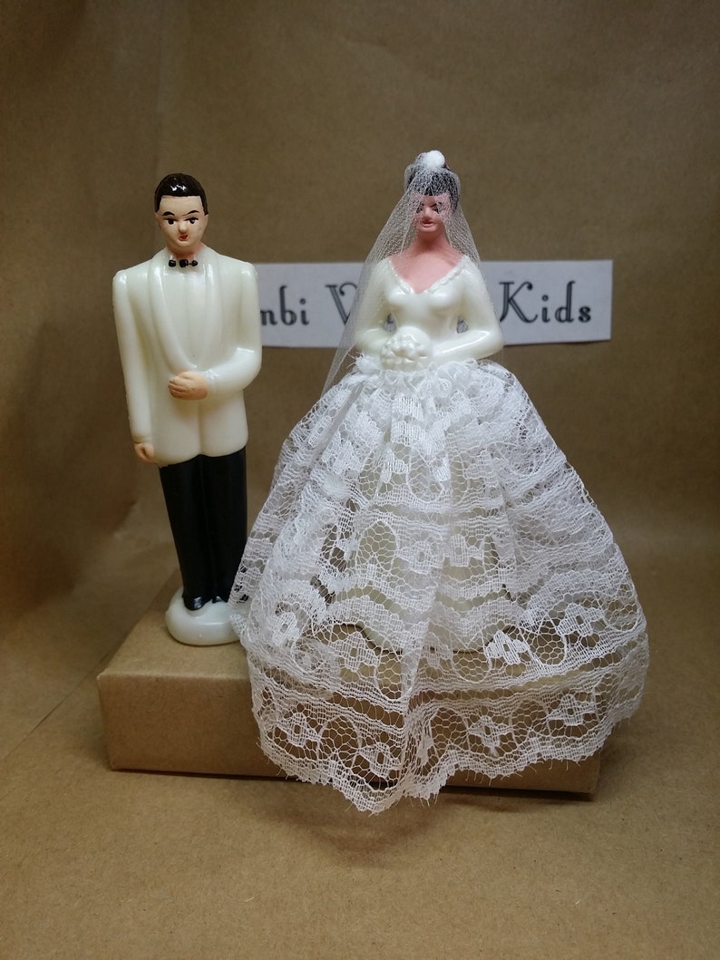 Vintage White Jacket Groom & Lace Bride Wedding Cake Topper,50's Style ...
