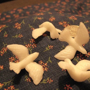 12 Small Plastic Doves, White Doves, Birds Baby Shower Decorations ...