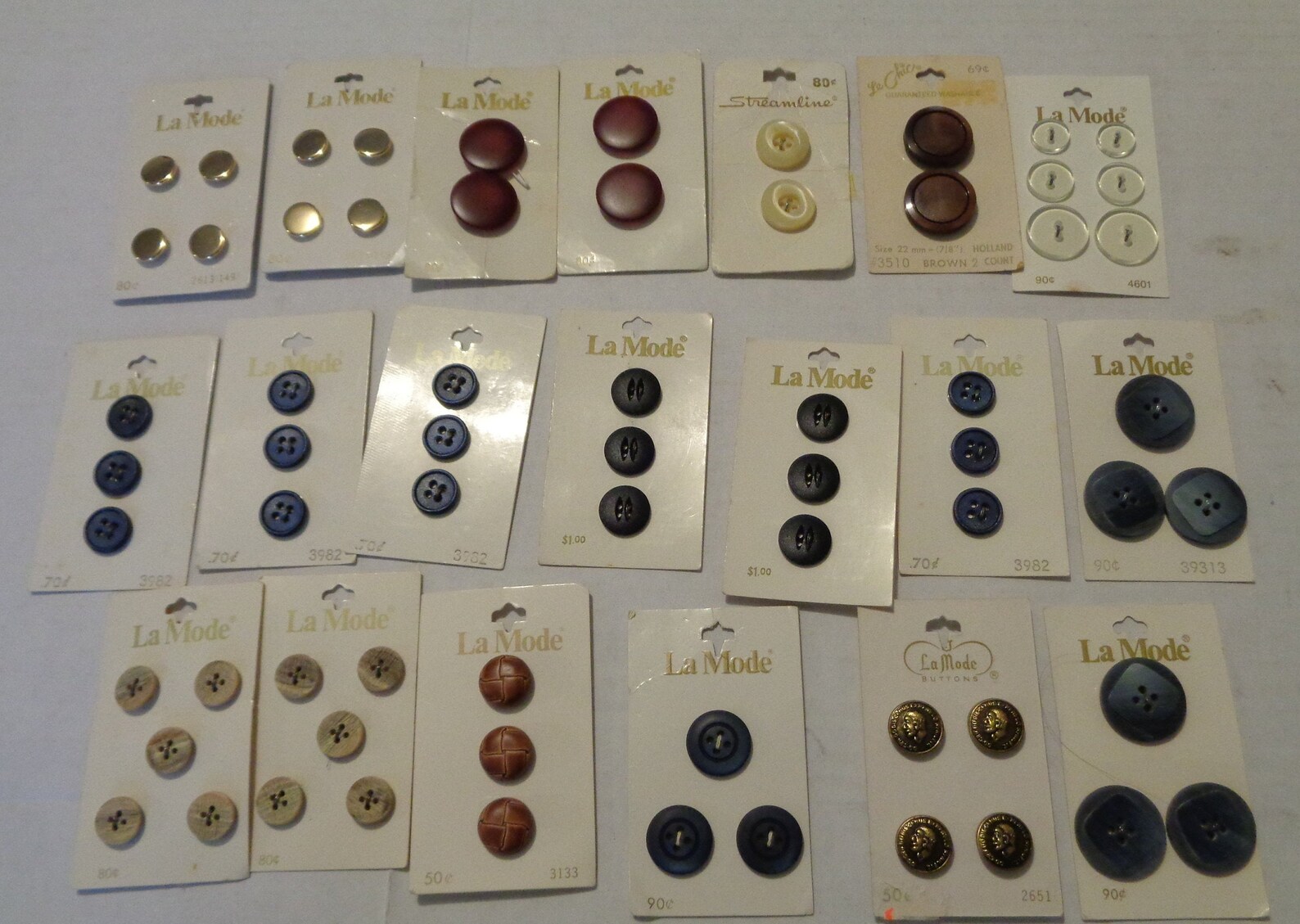 La Mode Vintage Buttons 20 Cards Assorted Colors and Styles | Etsy