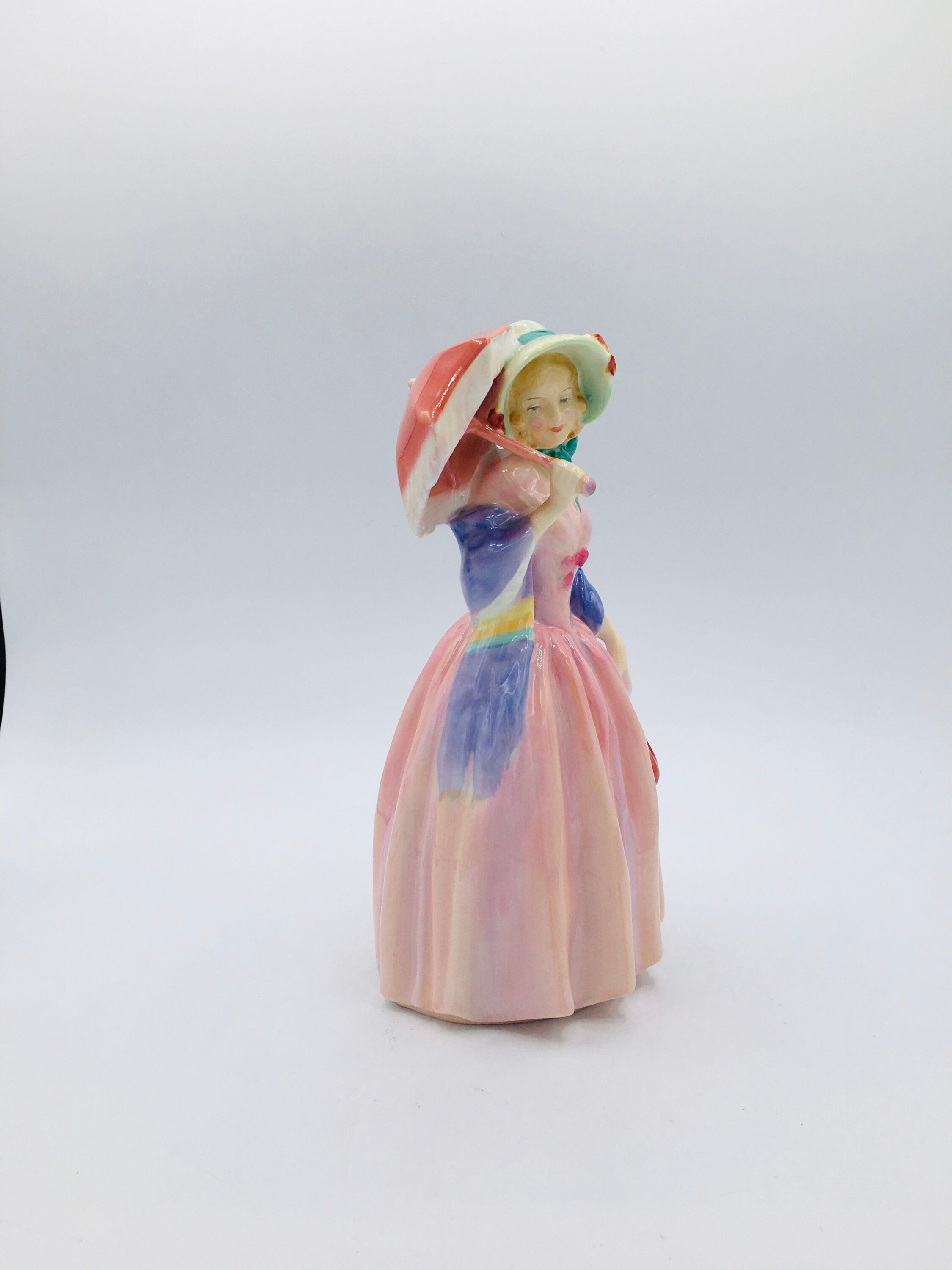Royal Doulton "miss Demure" Figurine HN1402 - 1930-1975 - Etsy