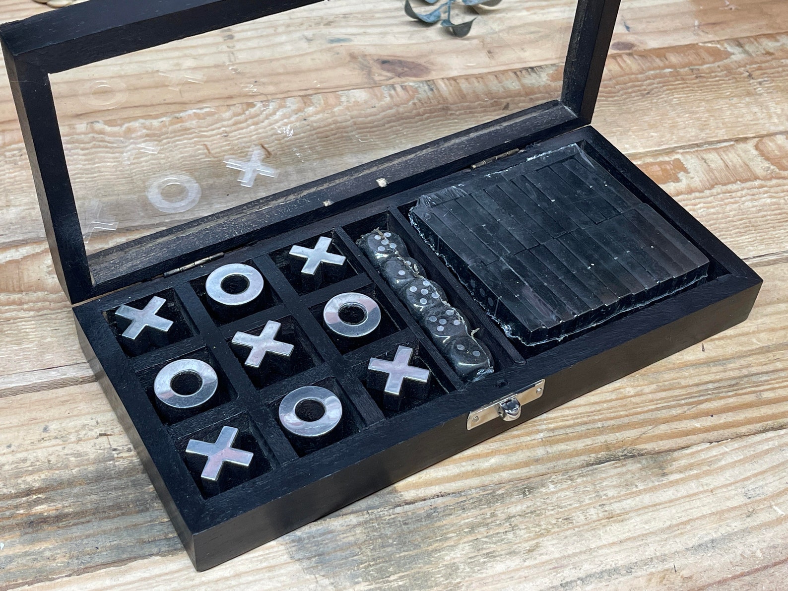 Stunning Personalised Harvey Makin Wooden Tic Tac Toe, Dominoes and ...