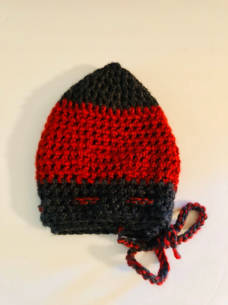 Crochet Tam with detachable drawstring grey and red Handmade | Etsy