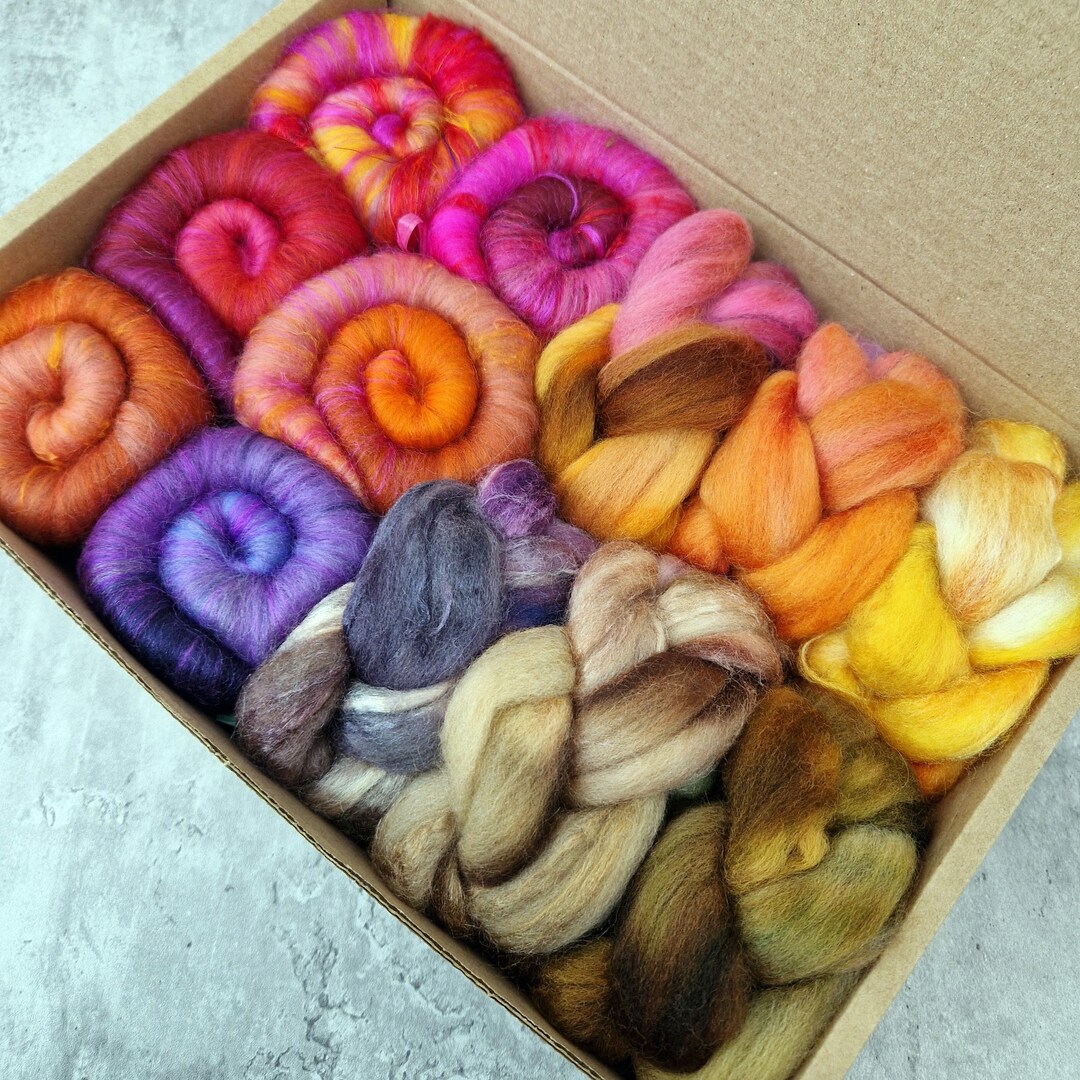 Mini Batts and Braids Box 6 X 25g Batts 6 X 25g Hand Dyed Braids BATT ...