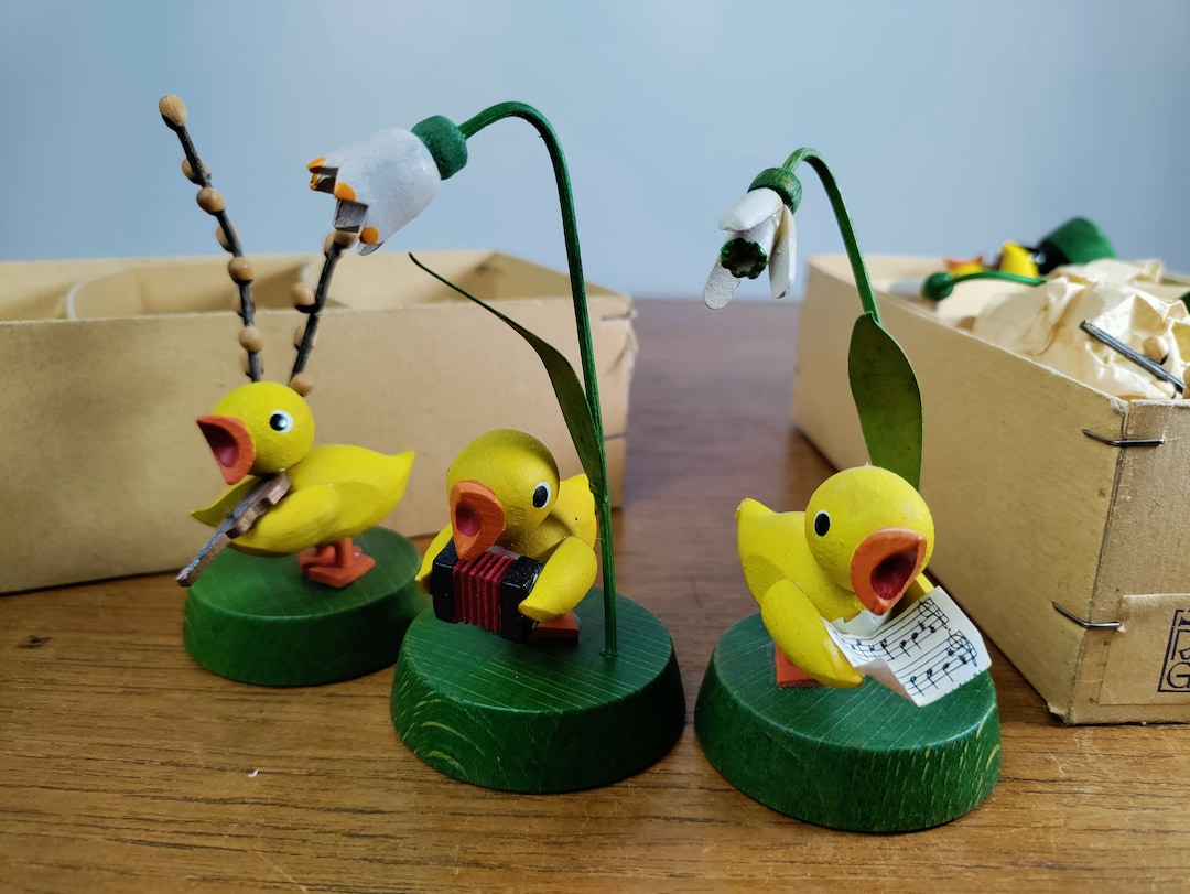 East Germany Expertic Erzgebirge Figurine Chick Playing Instrument ...