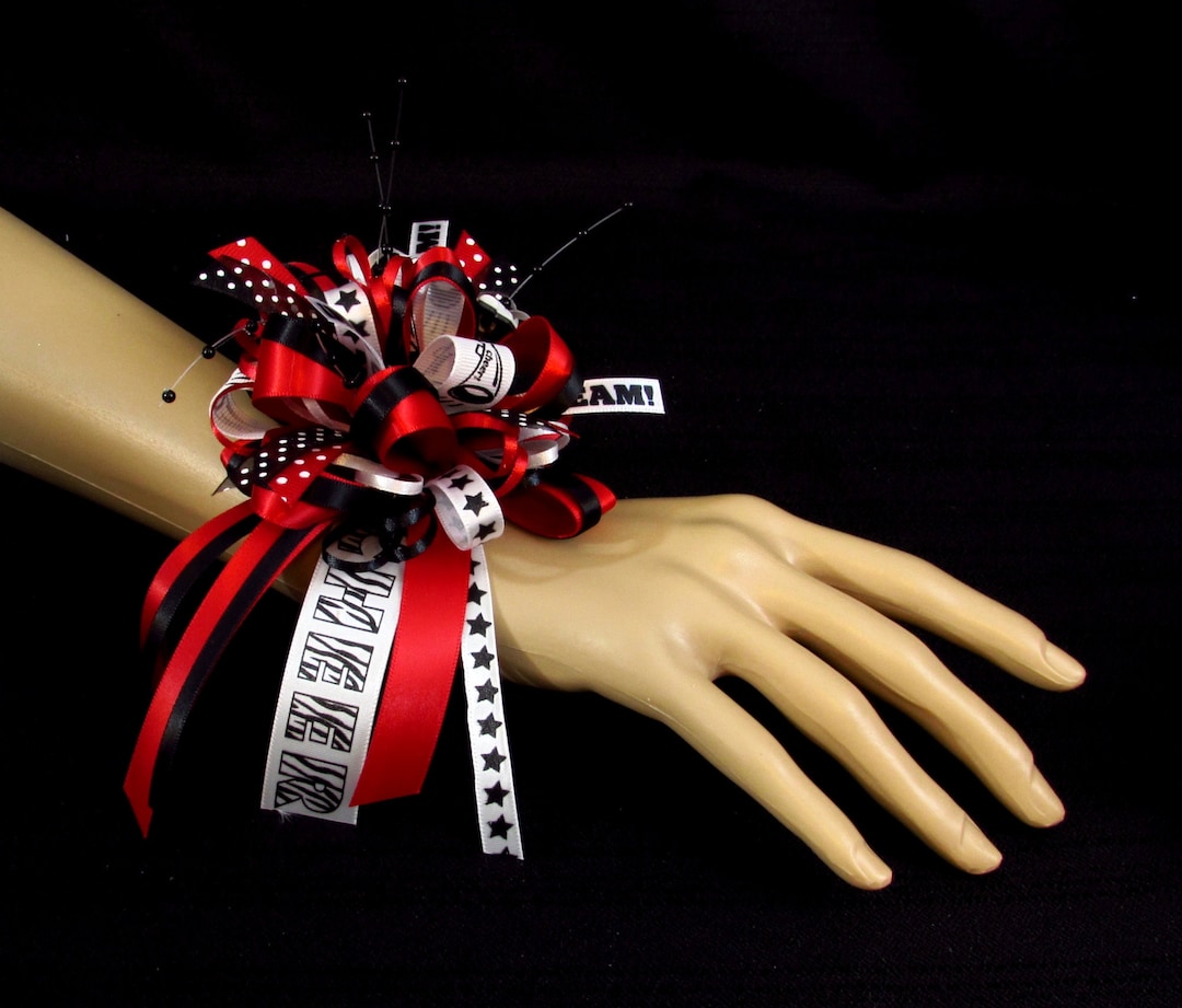 Cheerleader Corsage, Custom School Colors, HOCO Corsage - Etsy
