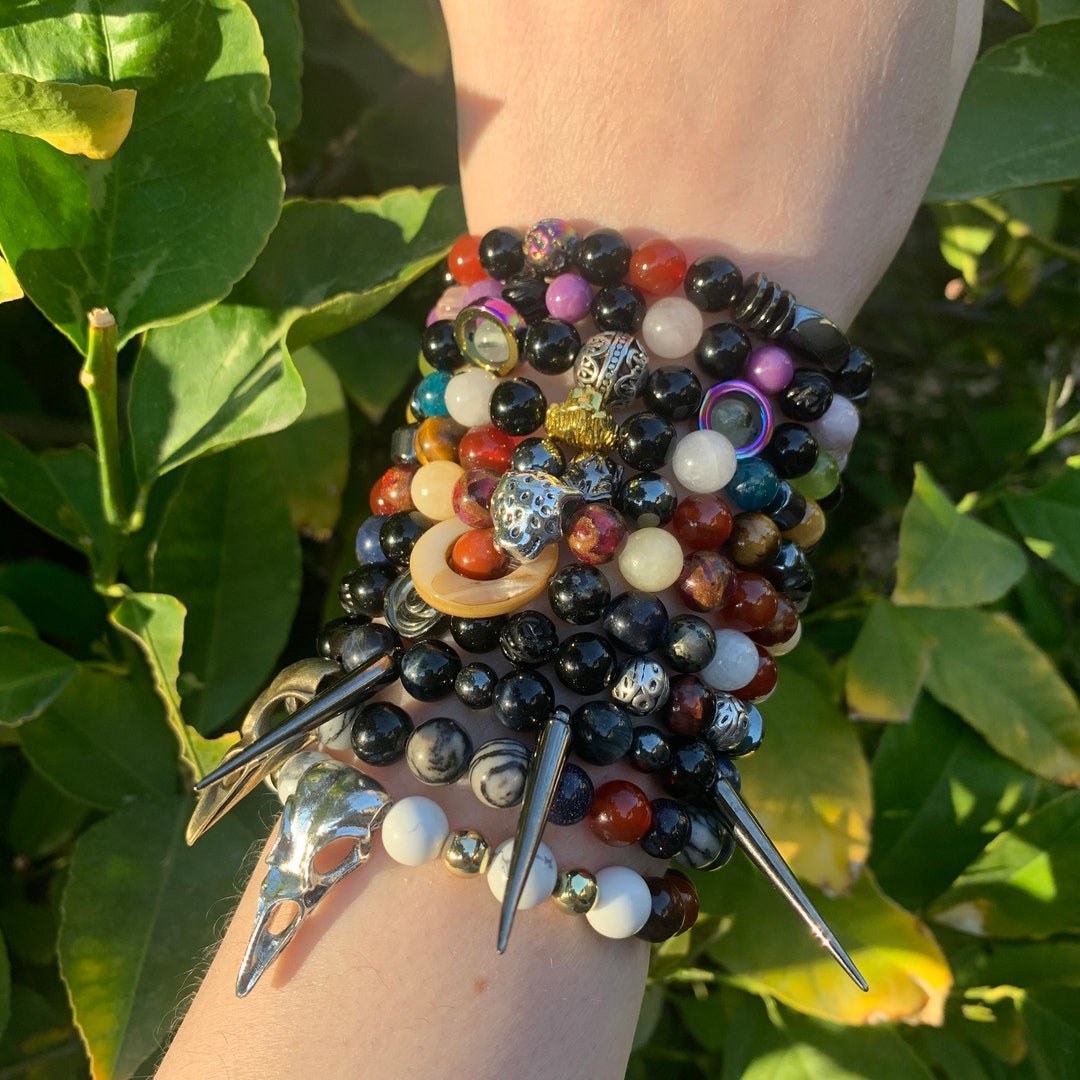 Persona 5: the Royal-themed Elasticated Gemstone Bracelets ; Joker Mona ...