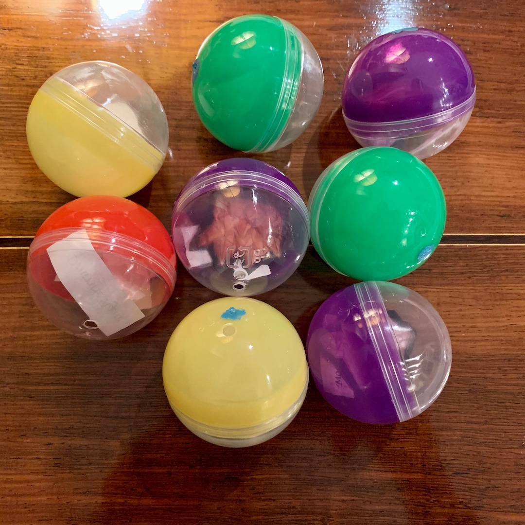 GATCHA CAPSULE SPIN Guaranteed Gemstone and Sticker Prize Gatcha ...