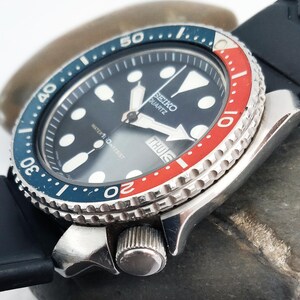 VIDEO* Vintage "pepsi" SEIKO 150M Turtle Quartz Diver 7548 Day/date ...