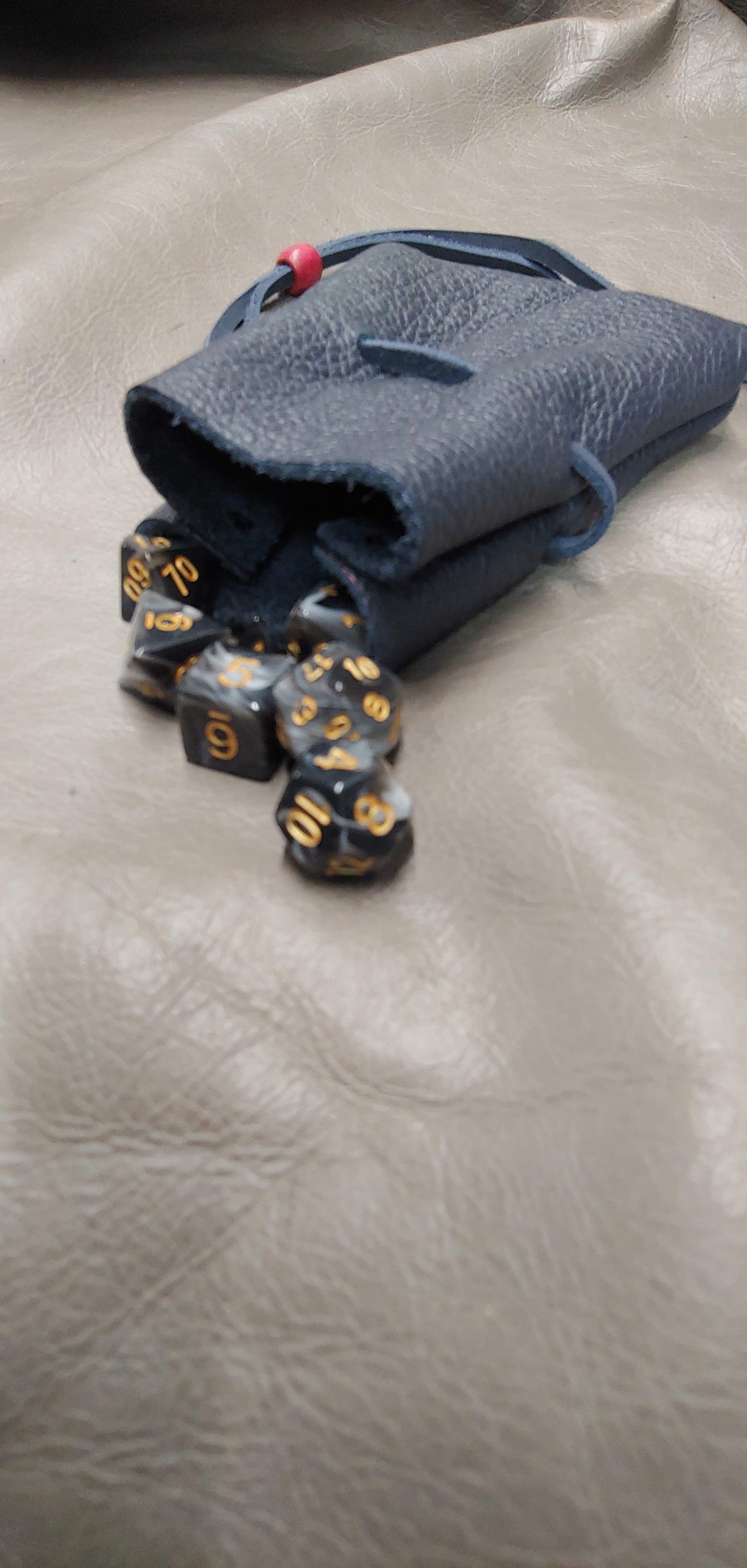Genuine Leather Dice Pouch With 7 Piece Dice Set. - Etsy