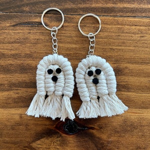 Macrame Ghost Keychain - Spooky Ghost Keyring - Halloween Decor ...