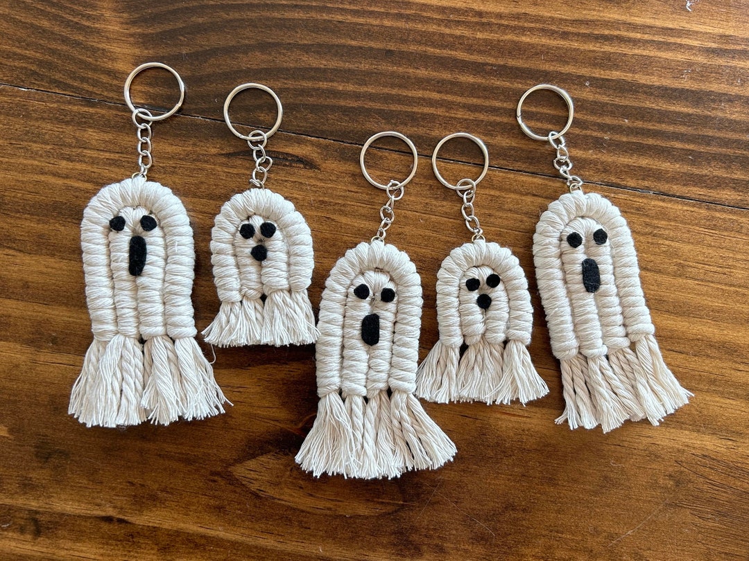 Macrame Ghost Keychain - Spooky Ghost Keyring - Halloween Decor ...