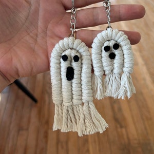 Macrame Ghost Keychain - Spooky Ghost Keyring - Halloween Decor ...