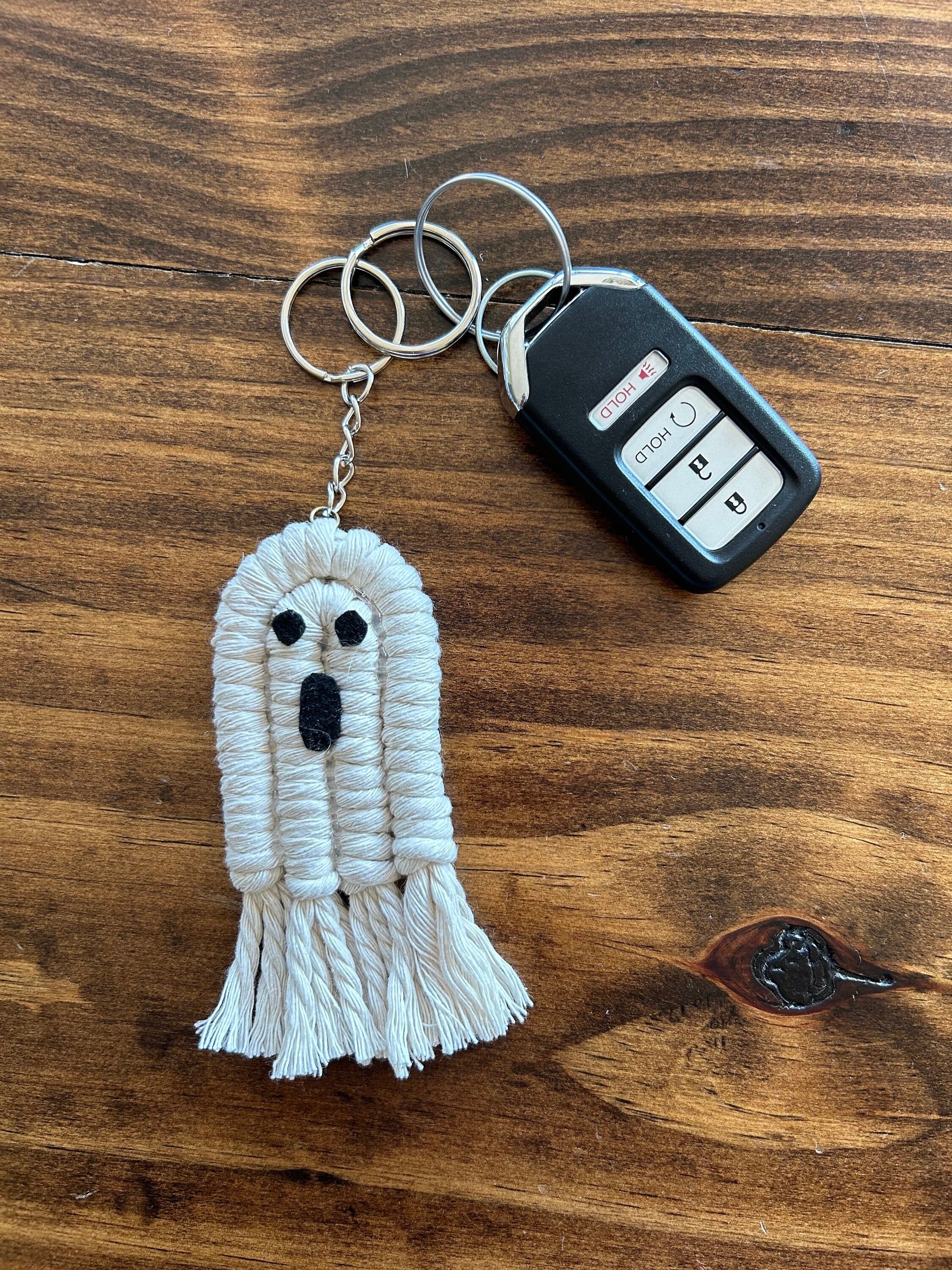 Macrame Ghost Keychain - Spooky Ghost Keyring - Halloween Decor ...