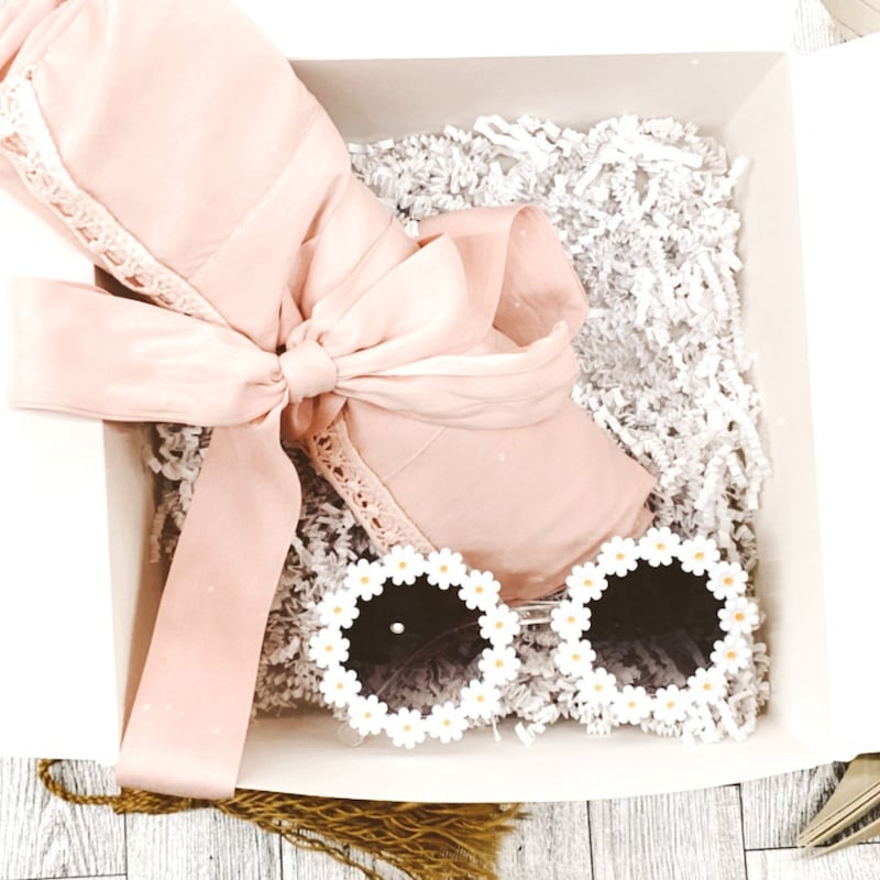 Flower Girl Gift Box - 60+ Gift Ideas for 2025
