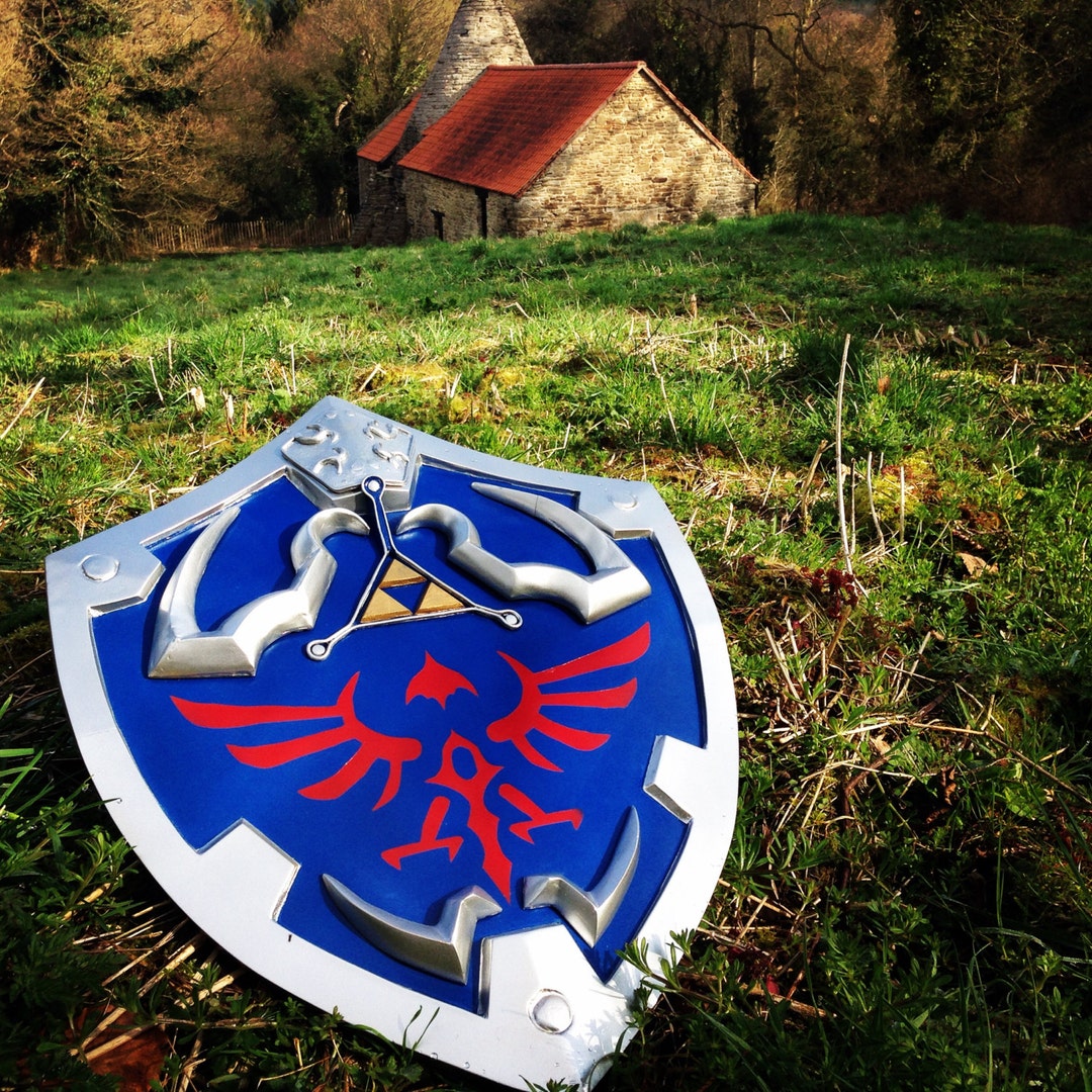 Hylian Shield Full Size Replica Cosplay - Etsy