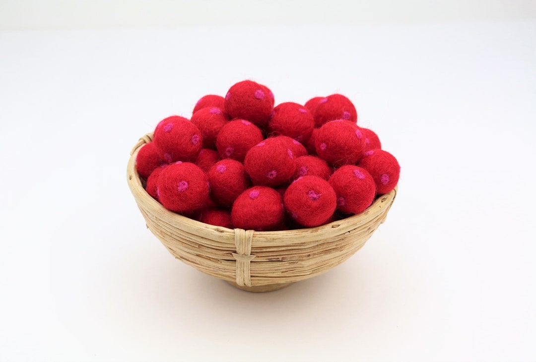Lunar rojo / rosa bolas de fieltro de 2,5 cm para elaborar bolas de ...