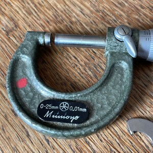 Vintage Mitutoyo Outside Micrometer 0-25mm 0.01mm Made in Japan - Etsy