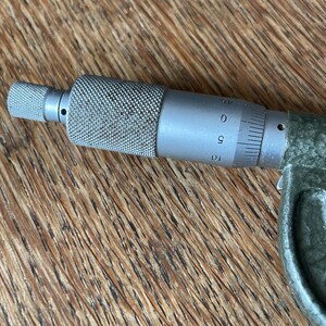 Vintage Mitutoyo Outside Micrometer 0-25mm 0.01mm Made in Japan - Etsy