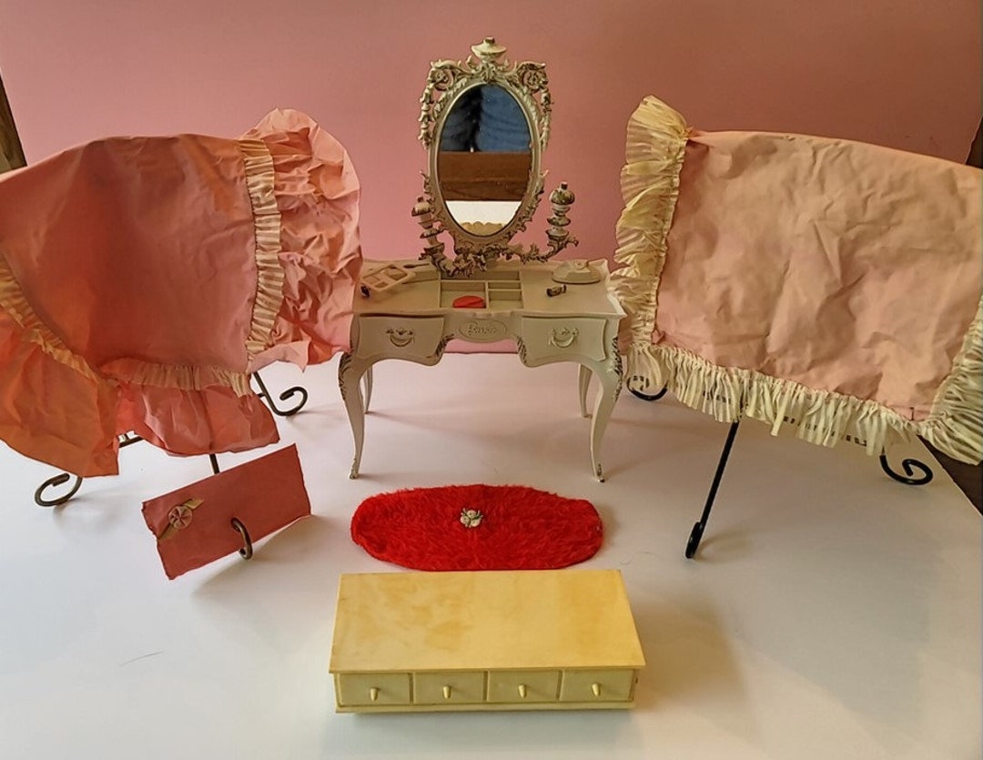 Susy Goose Mattel 1964 Barbie White Plastic Vanity Mirror Rug, Susy ...