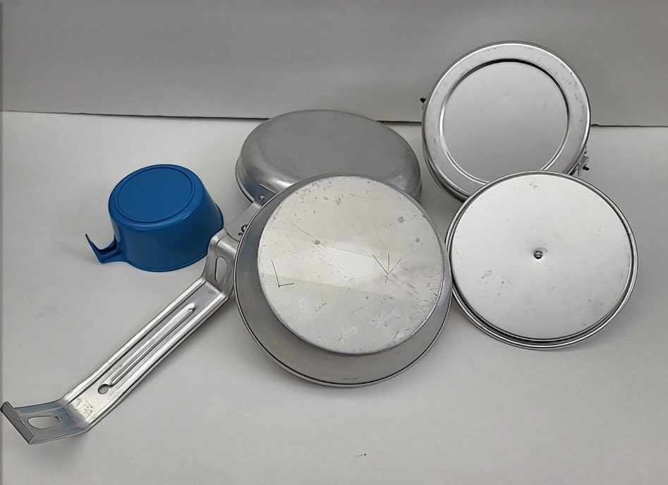 Girl Scout Trail Mess Kit Aluminum Vintage 1960's Fry Pan Pot Plastic ...