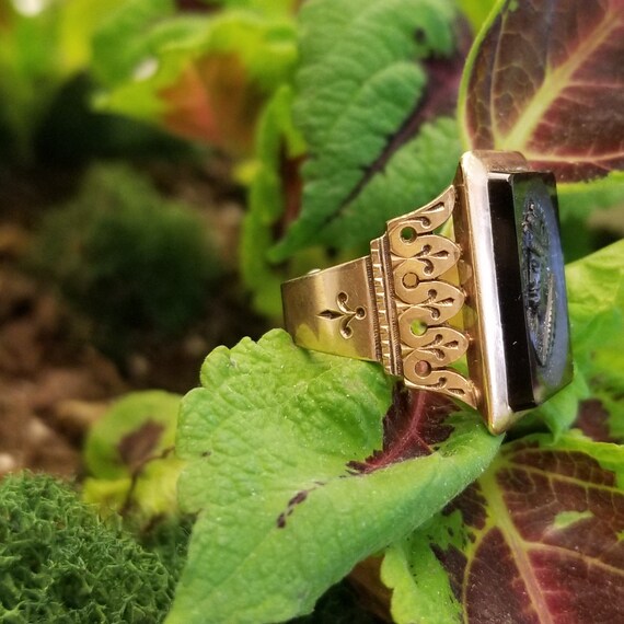 Intaglio Neo Classical Ring - Gem