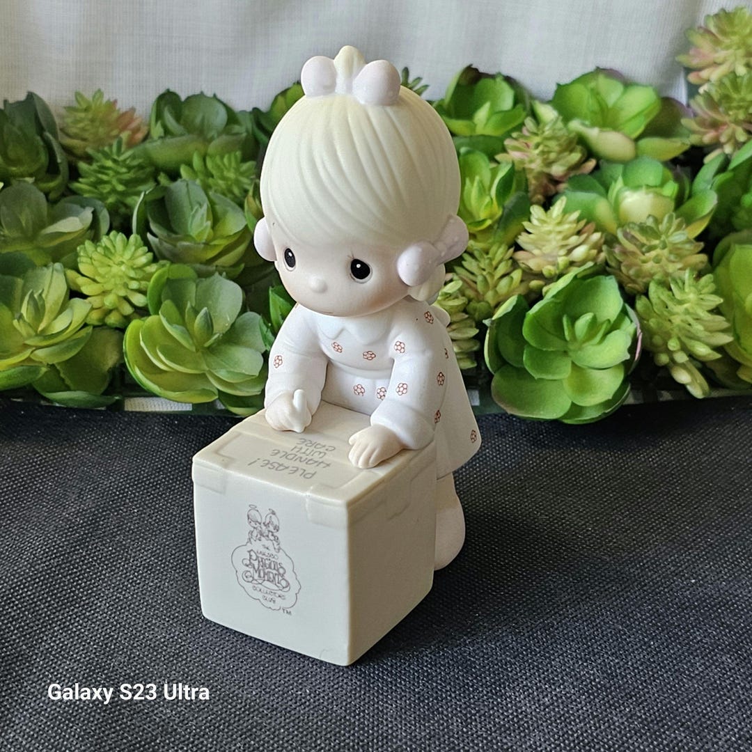 Vintage 1987 Enesco Precious Moments Figurine: Sharing is Universal - Etsy