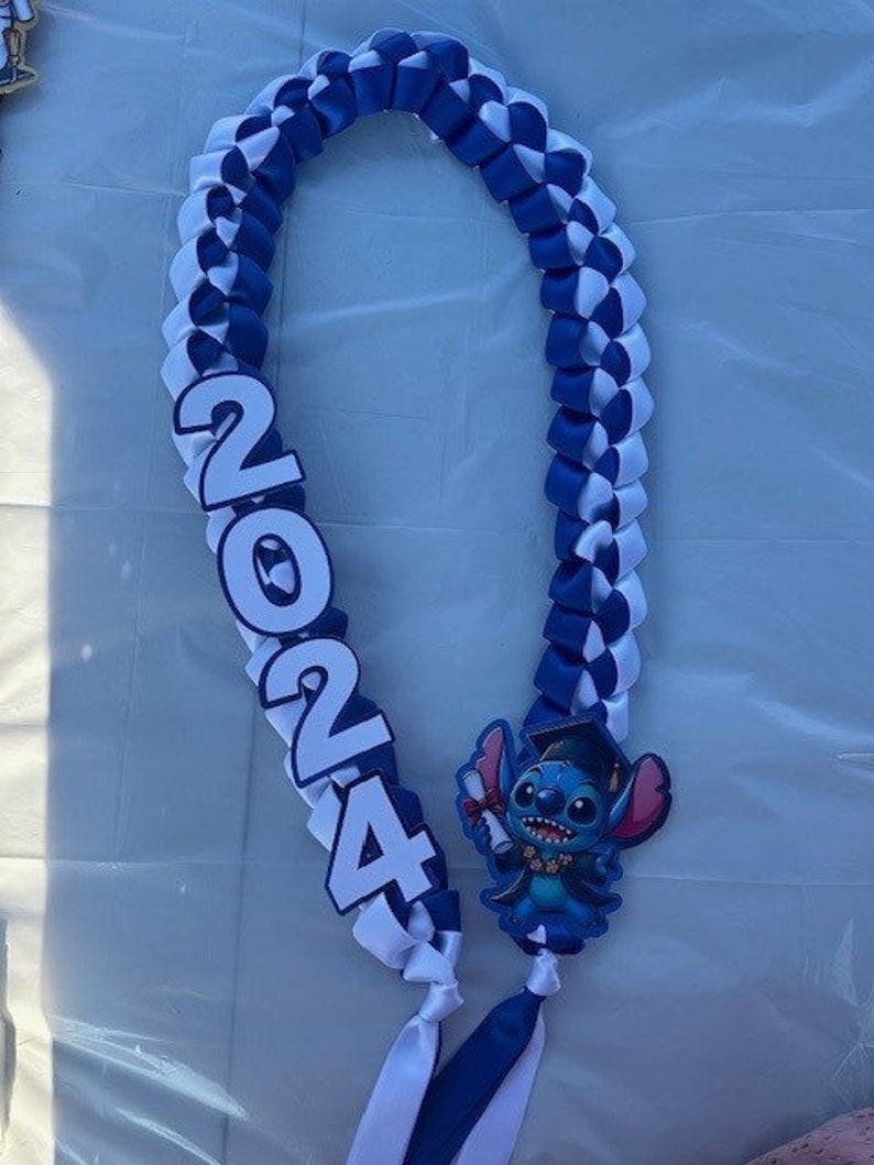 Graduation Stitch Lei - Etsy