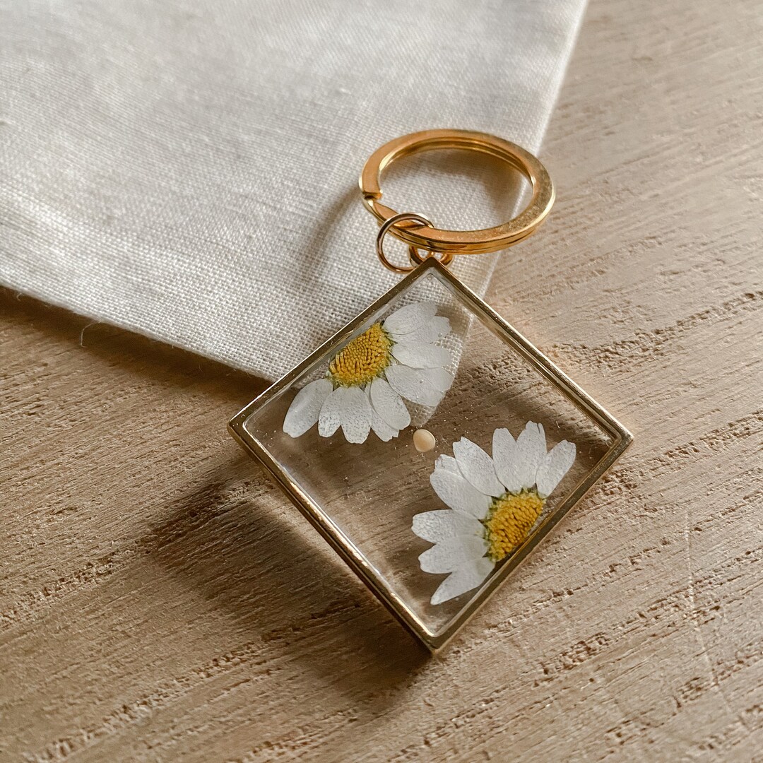 Mustard Seed Floral Keychain, Resin Keychain, Real Dried Flowers - Etsy