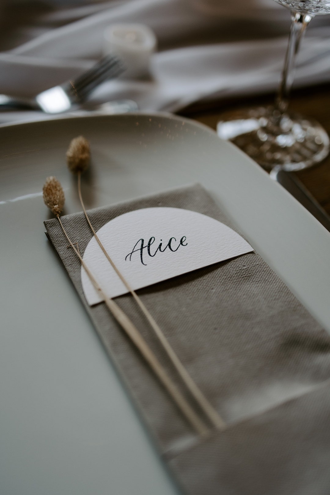 Arched Place Cards With Handwritten Calligraphy / Place Name Cards - Etsy