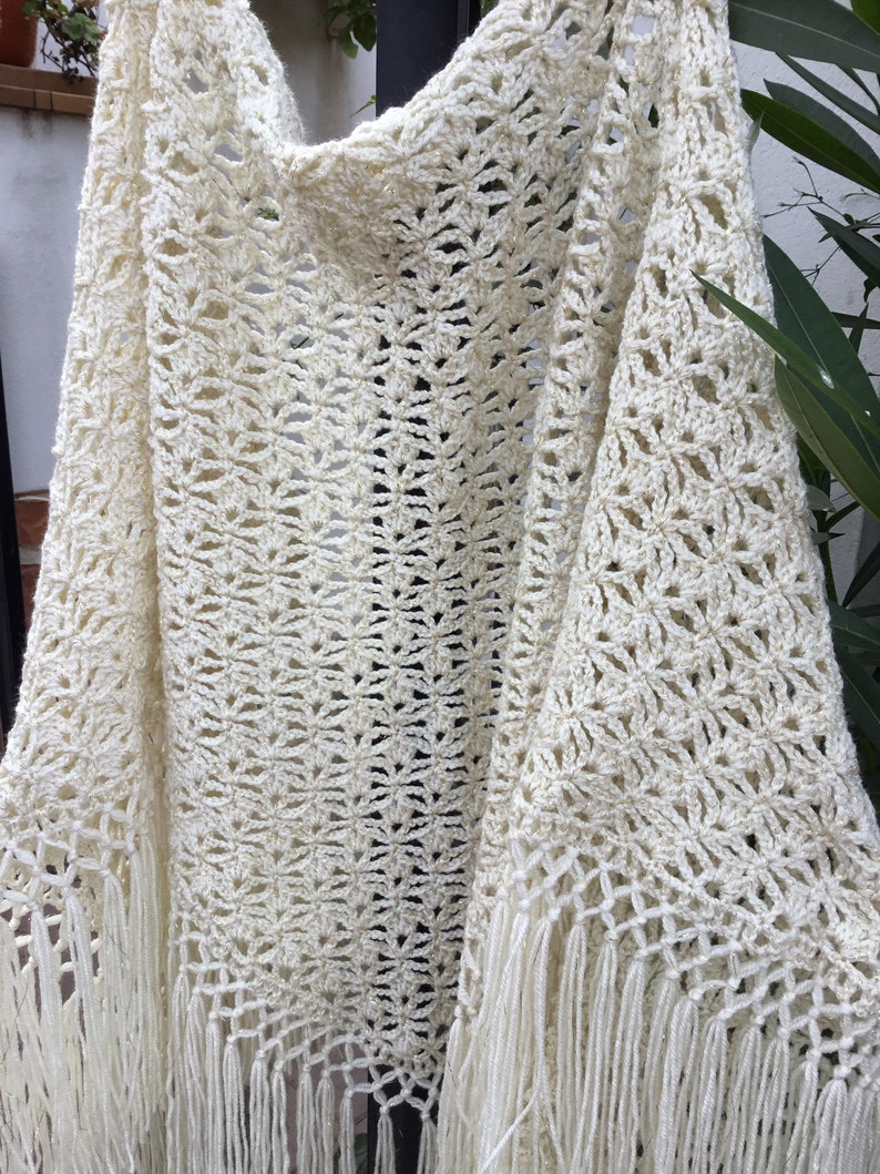 Scialle in lana fatto a mano con filo dorato - Etsy Italia