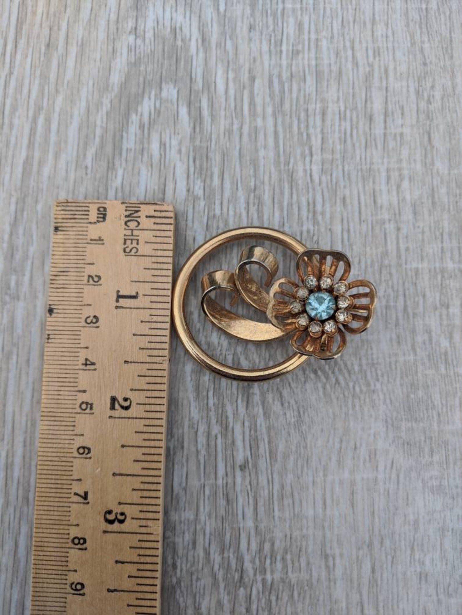 Bright Blue Rhinestone and Gold Tone Flower and Ribbon Circle - Etsy